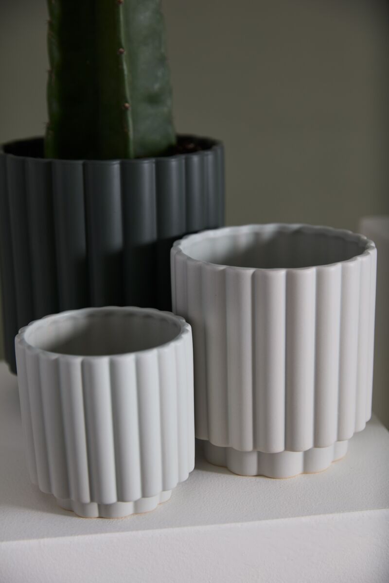 AD Carmen 4.5 x 4.5 Light Blue Plant Pot – Ex-voto